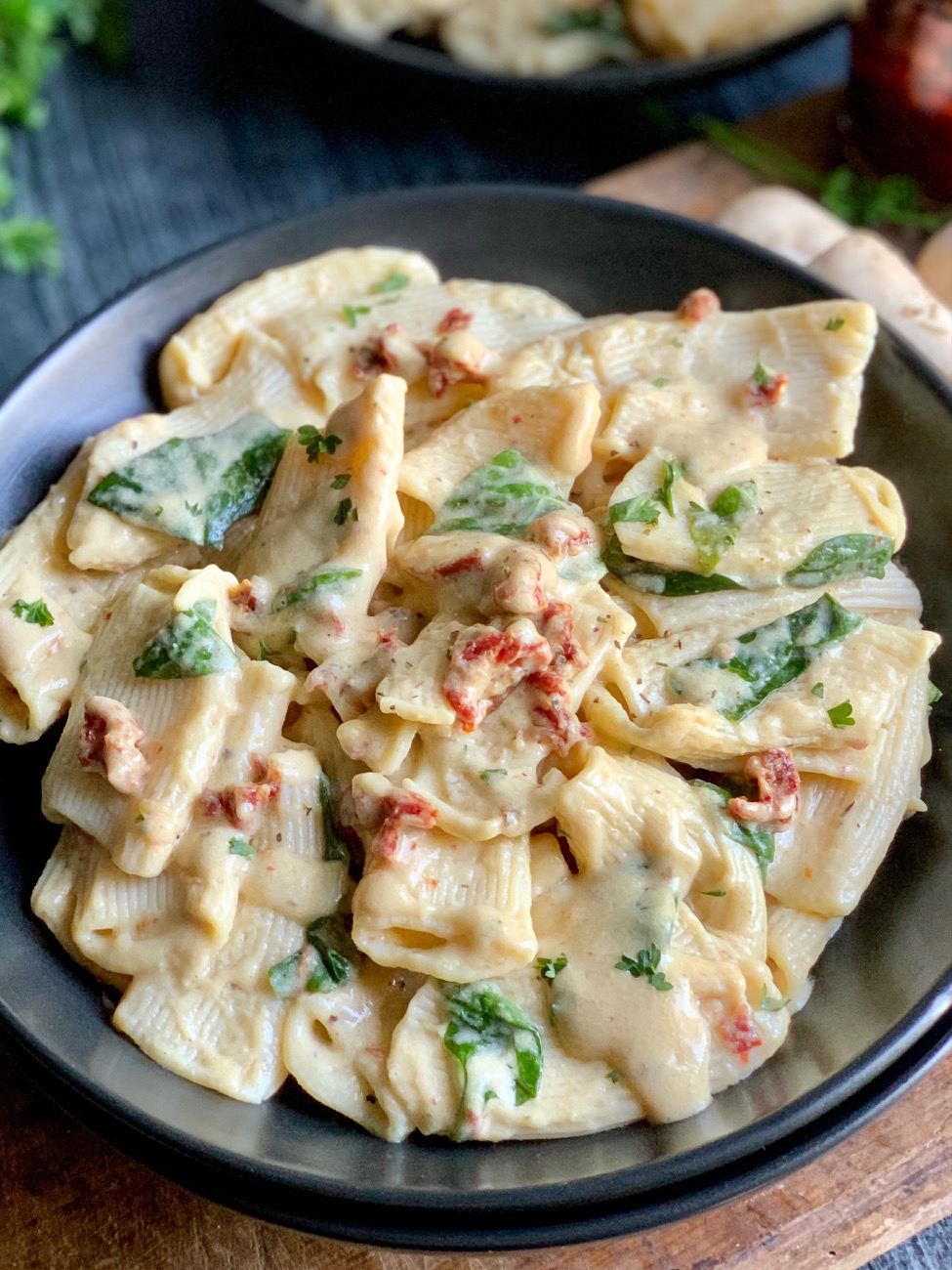 Sun Dried Tomato Fettuccine Alfredo With Spinach At Hilton Miller Blog