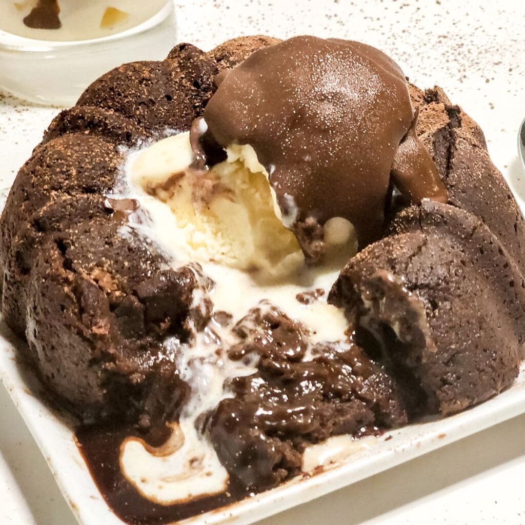 Chocolate Molten Lava Cake (Chili's Copycat)